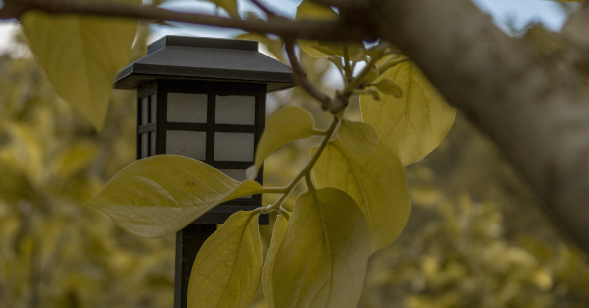 A Guide to Shopping for a Solar Lamp Post for Your Yard