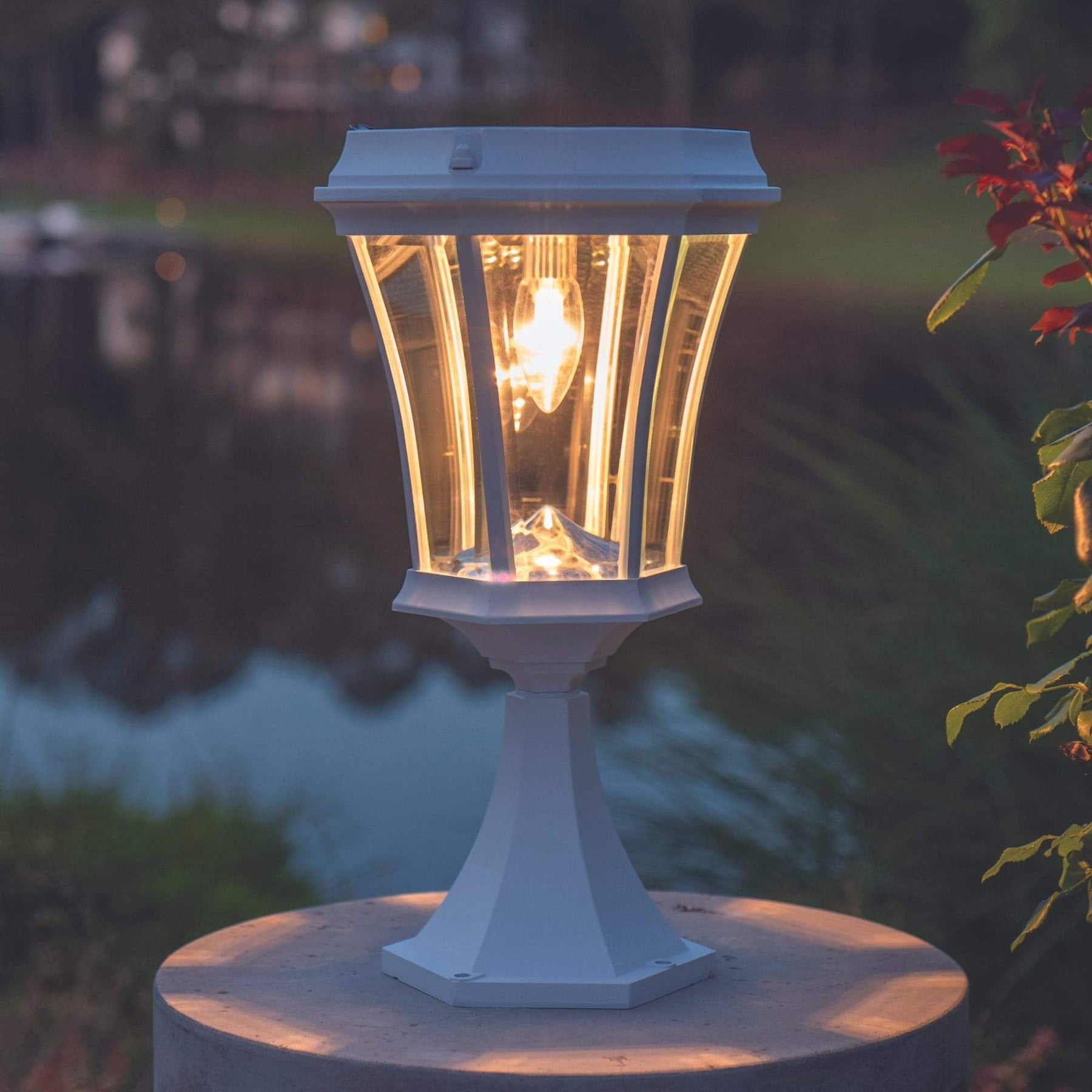 Victorian Solar Powered Lamp Post Light